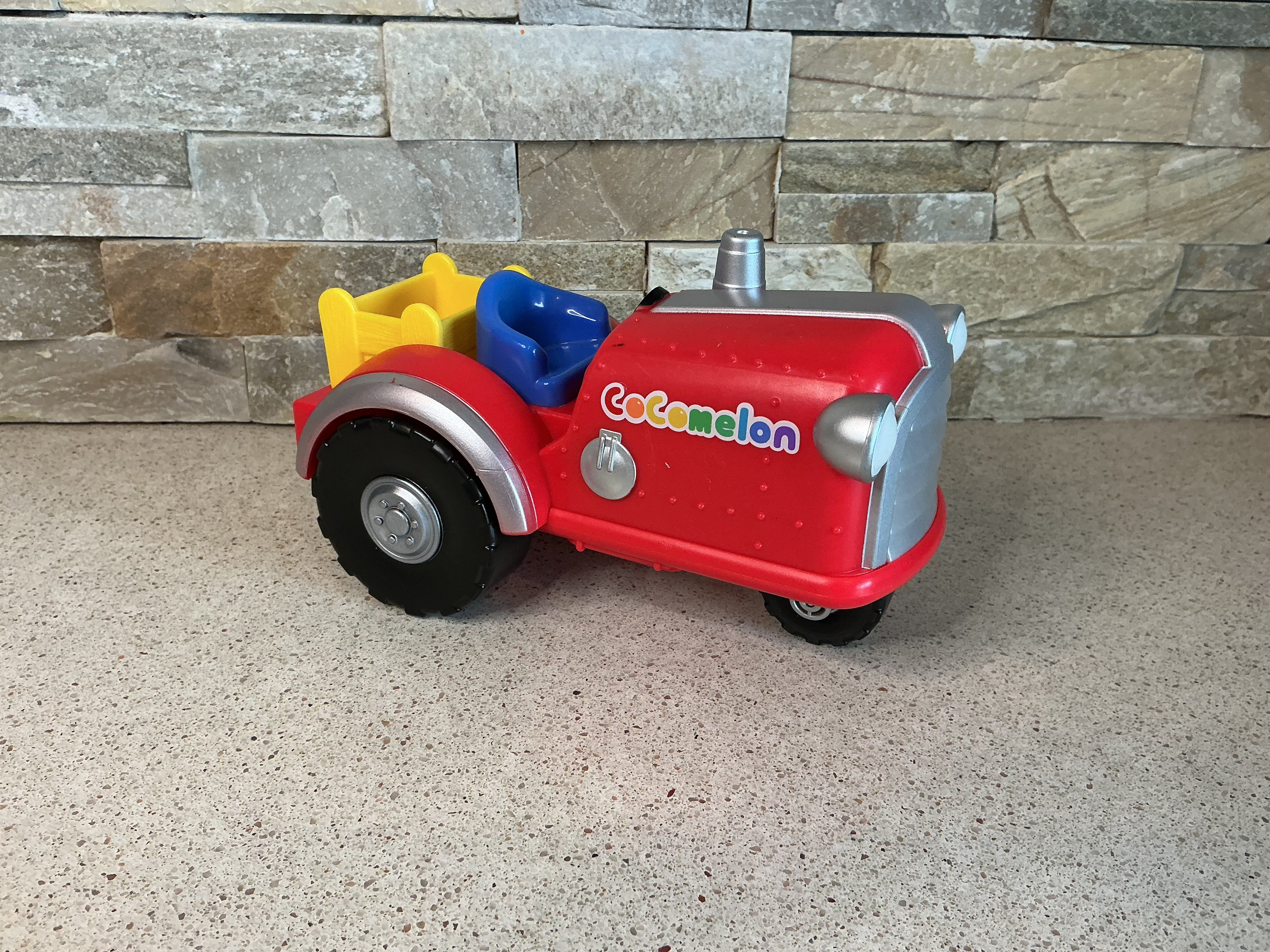 CoComelon Talking & Singing Farmer Tractor – Three Bags Full Virtual